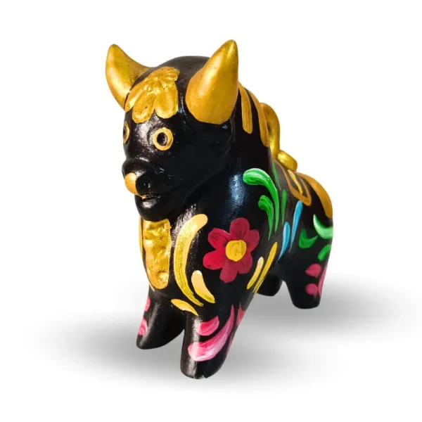 Torito de pucará negro mediano | Arte y Cerámica